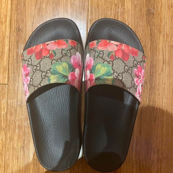Gucci | Shoes | Gucci Gg Blooms Supreme Floral Slide Sandal | Poshmark